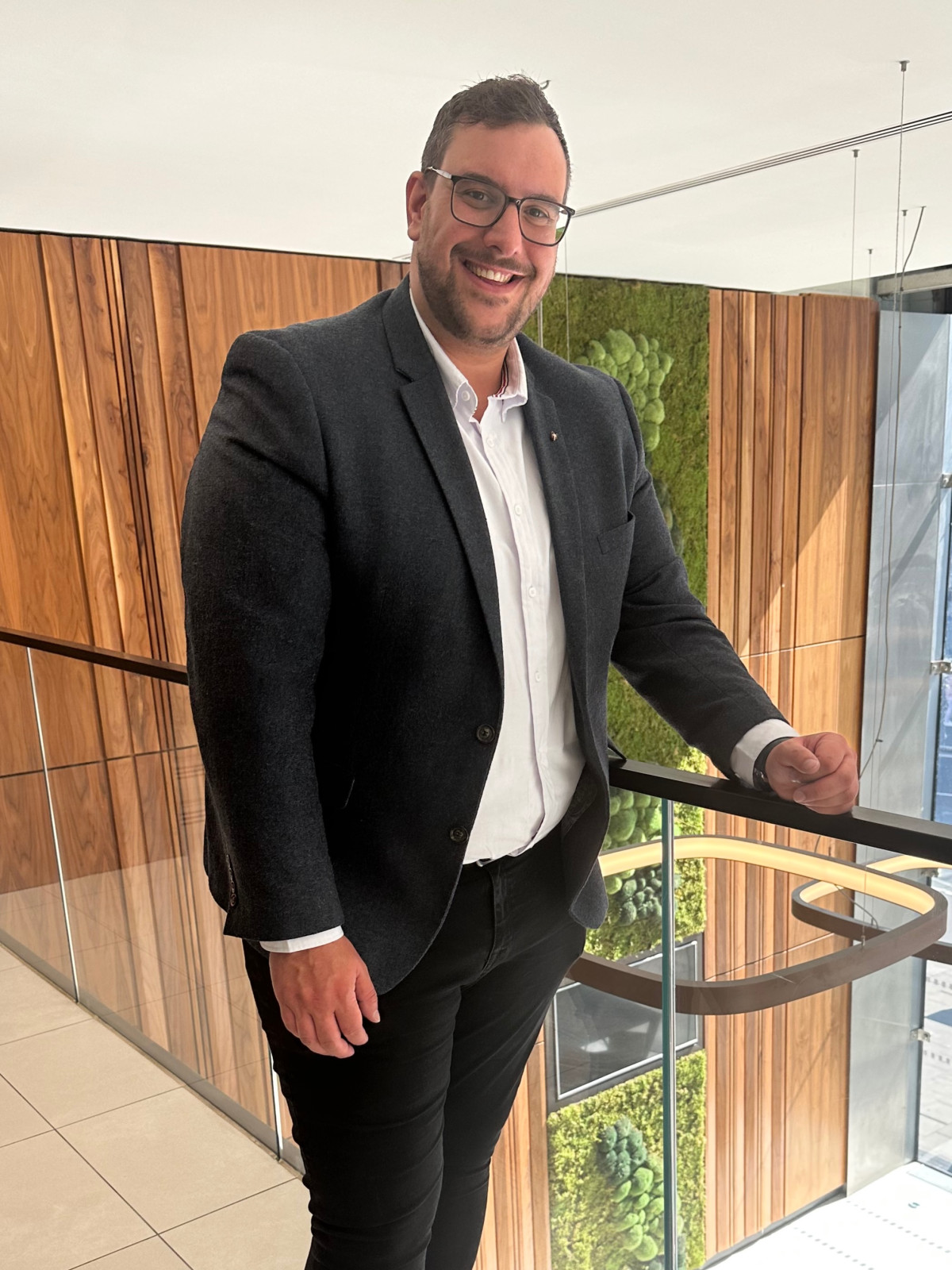 Alex Harcombe - Senior Consultant | Carriera